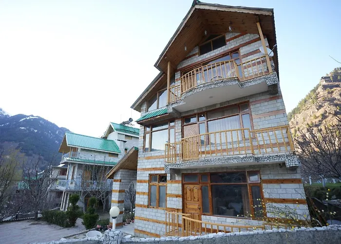 Wooden Castle Hotel & Resort Manali : 2 star Hotel with a Minimum Price ...